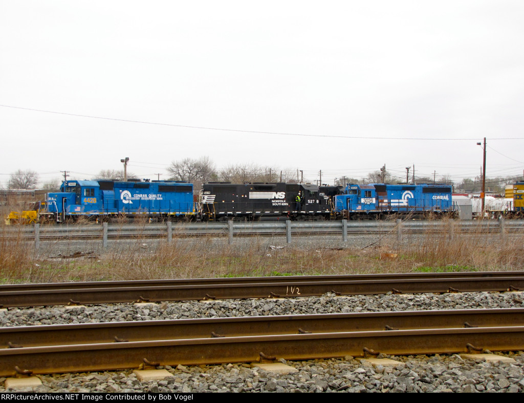 CSX 4428, NS 5017 and 3026